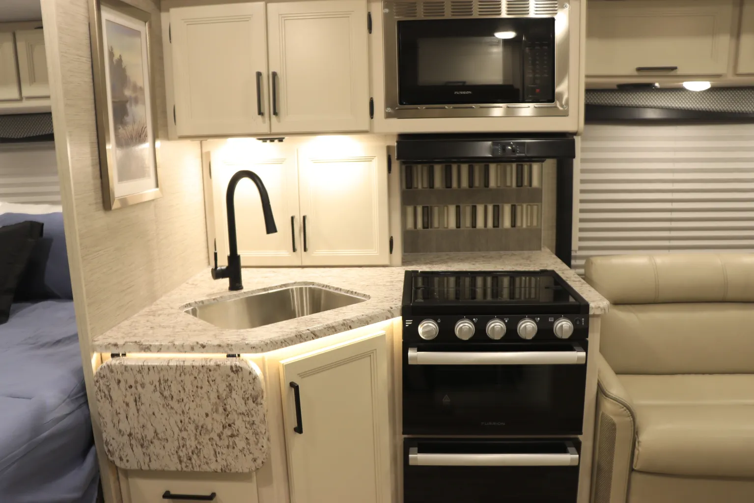 RV Rental Fort Worth - Dallas | Suite Glamping Adventures